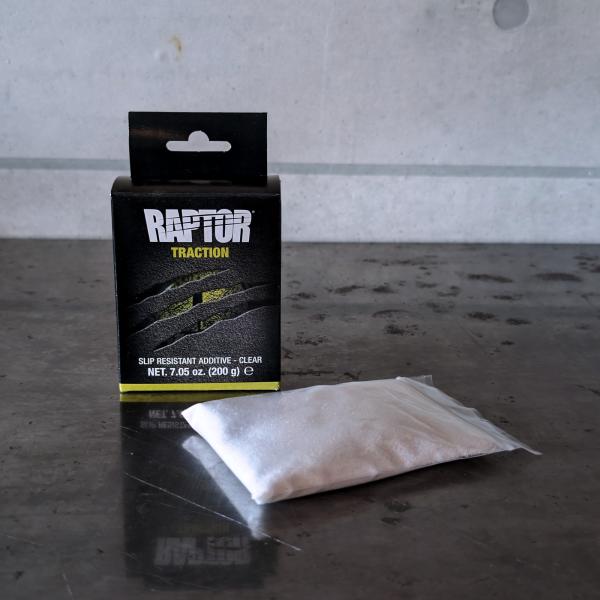 ☆この商品は日本国内輸入総代理店RAPTOR JAPAN シーザーの正規輸入品となります。ASTM E303-93およびBS 7976-2で定義されている滑りにくい表面効果を発揮します。トラックや軽トラなどの荷台・ステップなどに施工すれば滑...