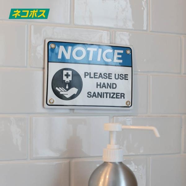 白いエナメルに潔いカラーリングで落とし込まれたデザインが魅力の琺瑯サイン。 優しいカラーと琺瑯の滑らかな質感は空間の一部にスッと溶け込んでくれます。 マグネットがくっつくので、ビスを使用せずに、冷蔵庫など磁石が付く場所に取り付け可能。 ぷっ...