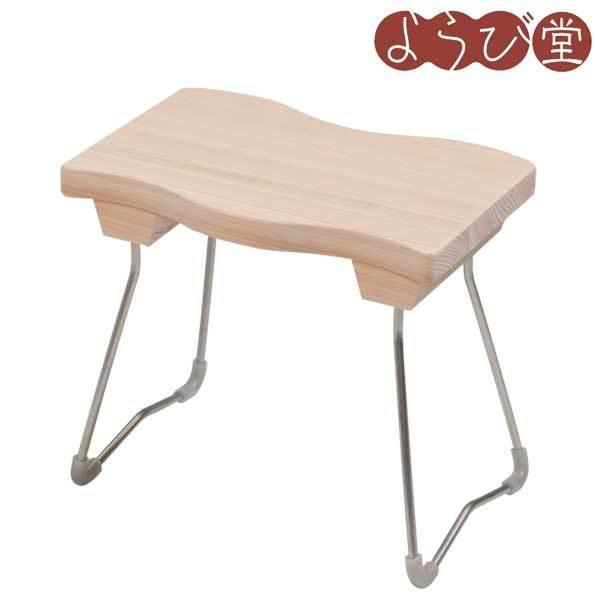 柔らかな波型ウェーブデザインが特徴的な木製風呂イス。●サイズ：約32×21×H30cm●材質：ヒノキ、ステンレス（樹脂製保護カバー付）●塗装：なし●製造地：日本製［検索ワード］とのの、tonono、木曽、白木、国産