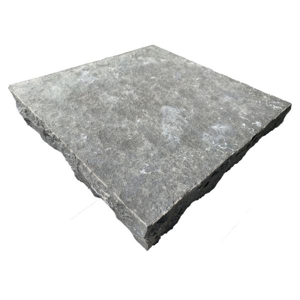 ステップストーン バサルト ブラック 敷石 300ｘ300ｘ50 天面ブラシ仕上げ 側面割肌仕上げ ベトナム 飛石 ステップストーン玄武岩の敷石です。天面ブラシ仕上げ 側面割肌仕上げ 30ｘ30ｘ5ｃｍ【配送について】大量注文承ります。北海...