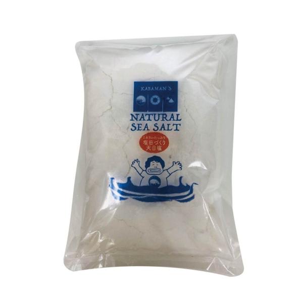 ■内容量：1Kg お徳用×　10袋■原材料：海水100％自然塩■製造方法：入り浜式塩田＋平釜製法■特徴や使い方：しっとりとした昔ながらの並塩です。　焼き魚、ポトフ、おにぎりなど和食によく合います◇海の恵み100％自然　海水天日塩1kg