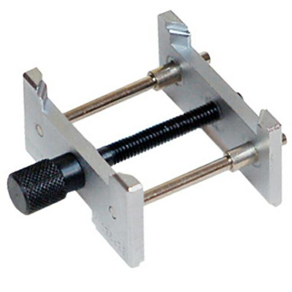 ベルジョン BERGEON 機械台(大) 8 3/4?19対応 BE4040※工具の使用に関してのトラブル（時計に傷がついた等）についての責任は負いかねます。ご了承の上、自己責任の範囲でご使用下さい。※在庫状況によってはお取り寄せにお時間が...