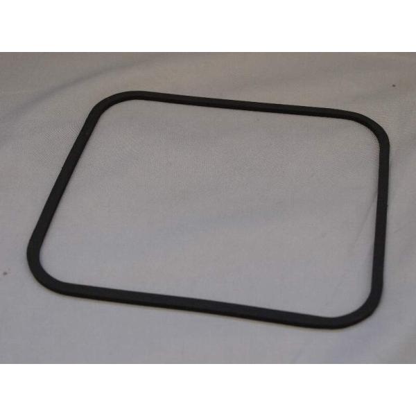 トラック用テール　補修部品小糸　KOITO　テール用パッキンKOITO（小糸）　と刻印のあるテールに使用してください。レンズサイズ　145×155ｍｍネジ穴とネジ穴の間隔　　　縦122ｍｍ　横106ｍｍ17レンジャー　17プロフィアの純正テ...