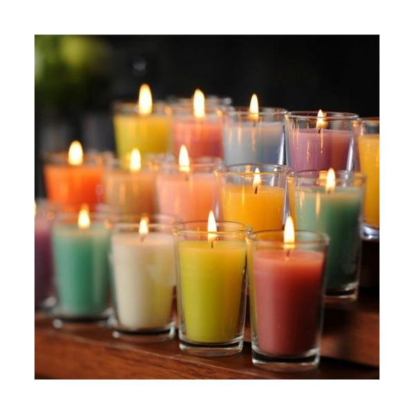 しっかりしたガラス容器に入ったキャンドル。芯の長い作りで、キャンドルリレーに使えます。キャンドルリレーのあとは、プチギフトとしてそのままお持ち帰りいただいても。色々な色を混ぜて飾っても可愛いです。■高さ7.5cm、上部の直径5cm、底の直径...