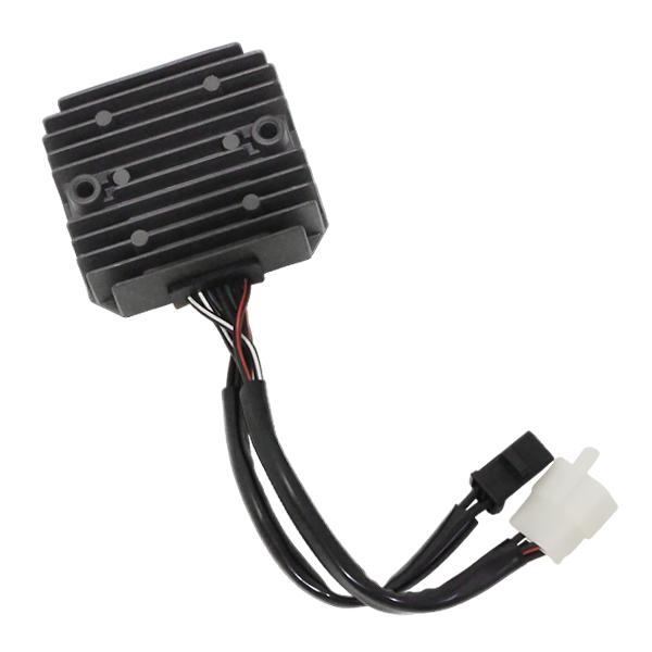 【商品情報】■適合車種HONDA スティード600：(PC21-1200001〜)■商品説明新品 スティード400 スティード600 レギュレーターNC26散熱対策済み、アルミ 純正のレギュレーターとそのまま互換できます。■送料：350円（...