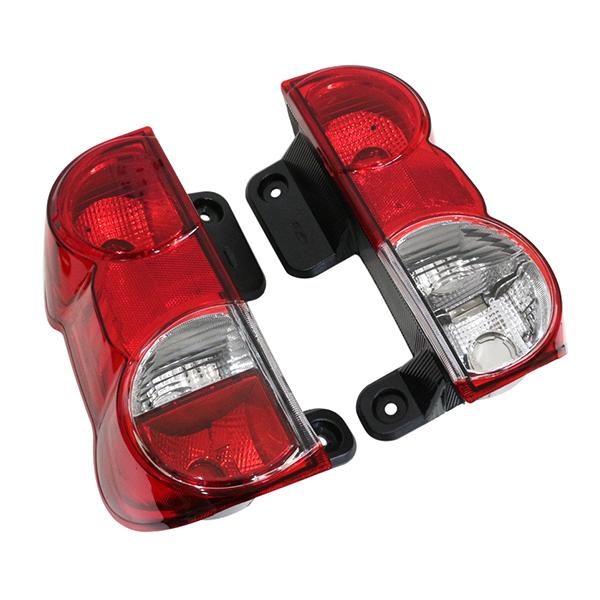 ■参考適合車種■・メーカー：日産・車種：NV200バネット・型式：M20・年式：2009年〜2013年・カラー：レッド・参考純正品番：26550-JX00A 26555-JX31A新品社外品 テールランプ左右セット■送料：850円(九州、北...