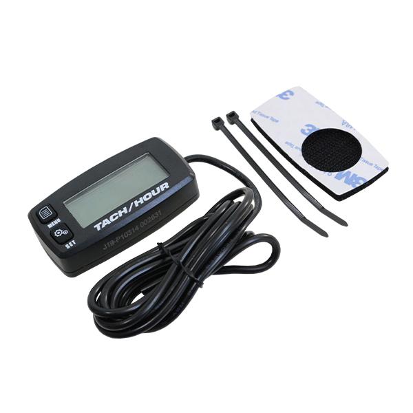 ◆セット内容：デジタルタコ・アワーメータ多機能タイプ ×１個超多機能で測定器レベル！ ２サイクル、４サイクル、多気筒どんな型式のエンジンにも対応！デジタル式汎用デジタルタコメータとアワーメーター（総稼働時間計）。防滴(日常生活防水)、電池内...