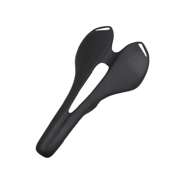 ・商品仕様：【サイズ】幅143mm　長さ：275mm【重さ】105g■セット内容本体×1105g 軽量 フルカーボン サドル 艶消し MTB ロード サイクリング超軽量のカーボンサドルの出品です。ぜひ手に取ってこの軽さを体感してくださいサド...