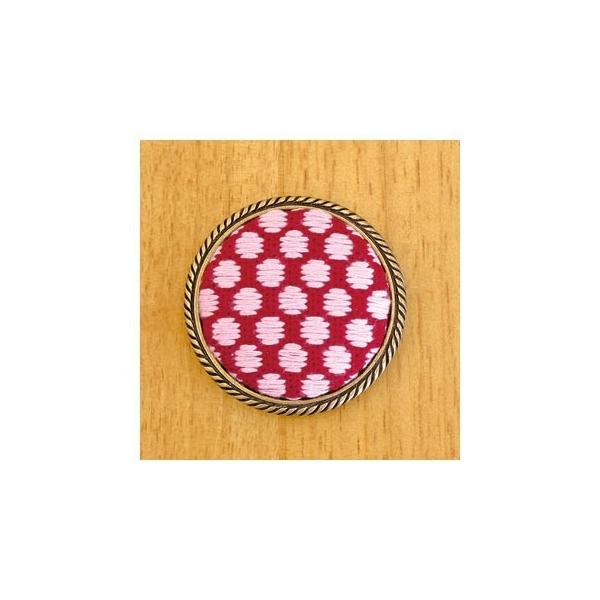 <出来上がり寸法>外径：約5.6cm 作品部分：約4.7cm<キット内容>オリムパスこぎん糸オリムパスNo.１１００布 コングレス(ワイン)ブローチ（アンティークゴールド）こぎん針図案付説明書<打込目数>...