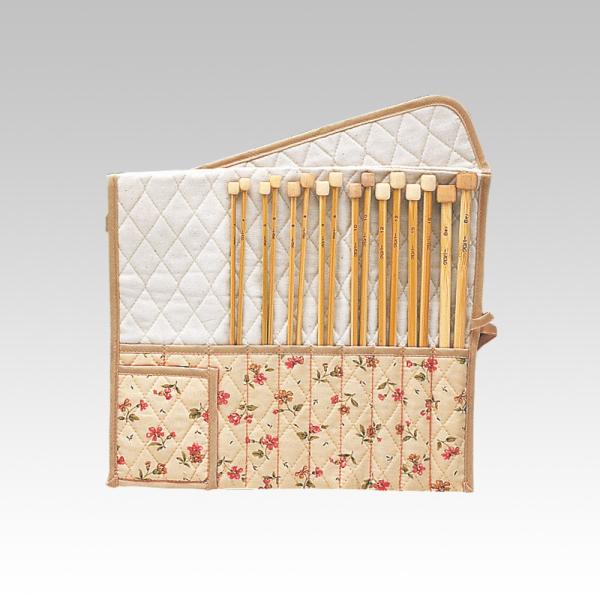 ★こだわりポイント★・竹製「匠」ミニ棒針のよく使われる号数をセットにしました。・キルティングケースに入っているので、すっきり収納できて持ち運びに便利。★セット内容★「匠」ミニ棒針2本針（4・5・6・8・10・12・15号・ジャンボ8mm）／...