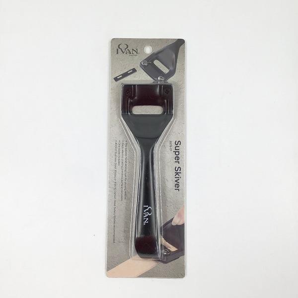 剛性に優れた金属製のボディでコバ漉きの他、ベルトのヘリ返し漉きなどにも使えます。幅広の刃で広い幅を均一に漉くことができます。替え刃　別売クラフト社 ストランダー替刃 10枚入 23002