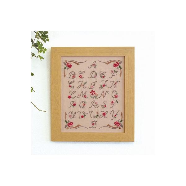 フランス刺しゅうでよく使うステッチをサンプラーキットで習得できる、刺しゅうキットです。取り組みたいレベルや柄にあわせて、3種類からお選びいただけます。刺し終わった布は刺しゅうに取り組んだ成果として、別売りのフレーム(W-25白木)に入れてぜ...