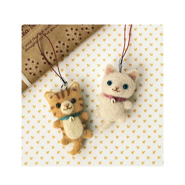 ふわふわの羊毛をニードルでちくちく。羊毛クラフトが好きな人も、わんちゃん・ねこちゃんが好きな人も、今すぐ始めたくなるキットシリーズです。※対象年齢15才以上●サイズ/高さ約6.5cm(ストラップ除く)●ストラップ金具付き●パック内容/フェル...