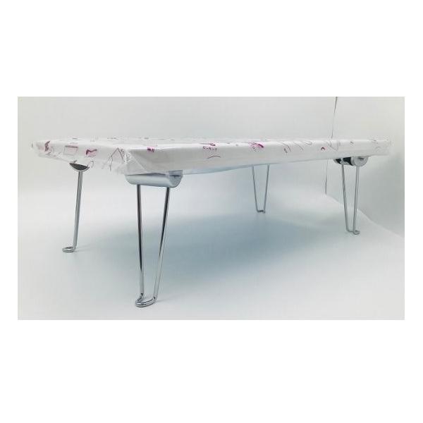 脚の部分を収納可能の為、使用しない時の収納に場所を取りませんアイロン使用時は脚を出すことにより、座ってアイロンをかけるのにちちょうどよい高さが得られ、スムーズにアイロン作業が行えます。サイズ：縦61×横37×厚み3cm　高さ18cm重量：2...