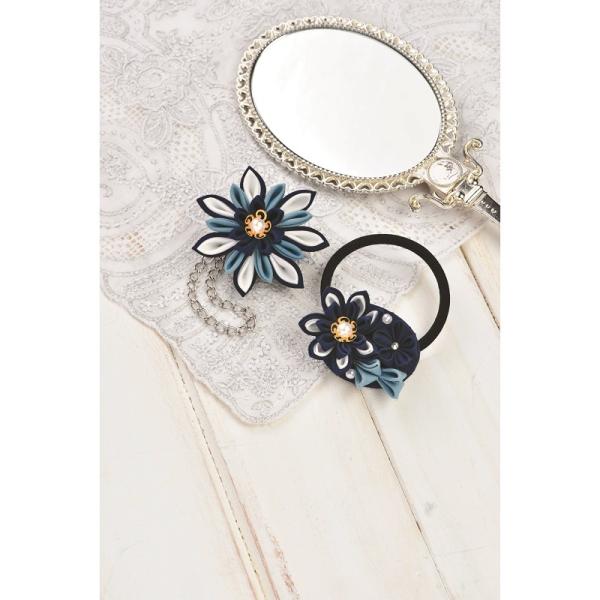 つまみ細工シリーズに新商品が加わりました！コットン生地を使用したつまみ細工でヘアゴムとバックチャームを作りましょう！1キットで2ヶ作れるおすすめの商品です♪普段も使いやすい素材なので便利にお使いいただけます。プレゼントしても喜んでいただける...