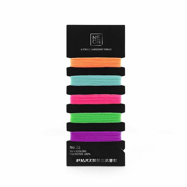 ネオン感のある圧倒的発色、柔らかく糸すべりの良い刺し心地、思わずそろえたくなる3種(全15色)のカラーバリエーション。80'sPOPカルチャーをイメージしたネオンカラー。5色からどの色を組み合わせてもレトロでPOPな配色に。素材：NEON2...
