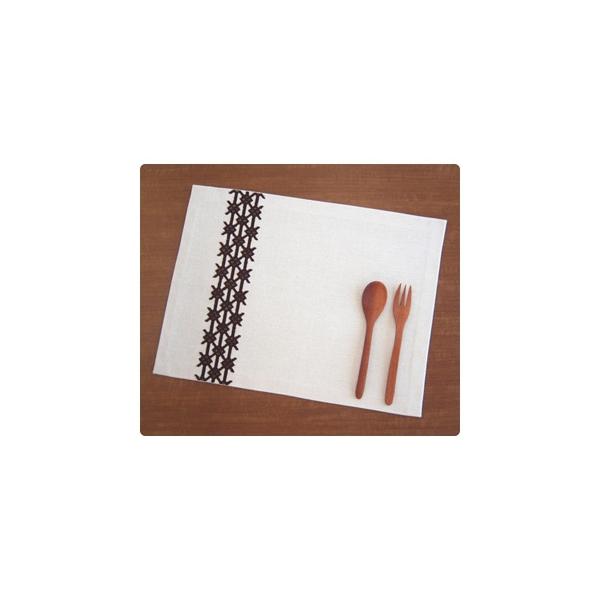 <出来上がり寸法>約縦30cmx横40cm<キット内容>こぎん糸（色糸使用）No.1100布 コングレス(ベージュ)こぎん針図案付説明書<目数>18カウント／1インチ・約70目／10cm<重量&gt...