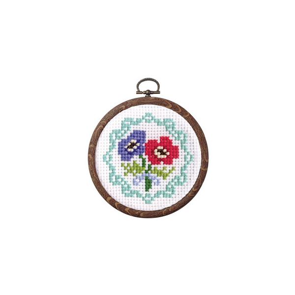 クロスステッチ　初級大人気の『プチフープ』に待望の第２弾が登場！！手づくりがますます好きになりそうな、カラフルでかわいい絵柄を集めました。<出来上がり寸法>額内径：10.5cm<キット内容>２５番ししゅう糸No.３０...