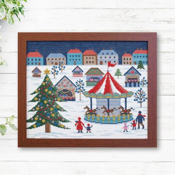 人気刺しゅう作家のオノエ・メグミがお届けする、季節の移ろいに合わせて楽しめる花のあるヨーロッパの風景。オノエ・メグミデザインの高級感あふれる作品が仕上がります。＜デザイン＞ オノエ・メグミ＜出来上がり寸法＞ 額外径:約縦35.1ccm×横4...