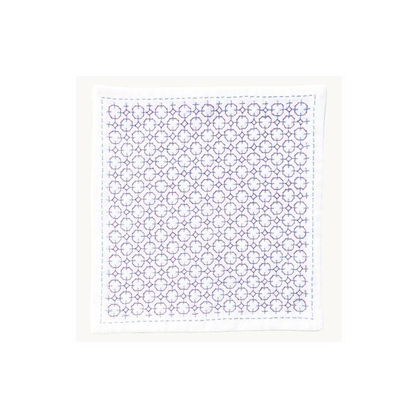 <出来上がり寸法>約縦20cm×横20cm<キット内容>●防臭ガーゼ（綿１００％／スリット糸ミューファン使用）●25番刺しゅう糸（綿１００％）●刺し子針●作り方説明書<備考>図案は布にプリント済み。３重ガ...