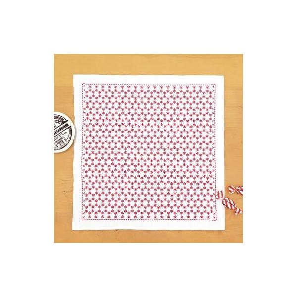 「一目刺し」とは、刺し子の技法のひとつで、一定の針目で縦、横、斜めと同じ方向を順に刺していく技法です。コースターやふきんなど、身近なものから刺し子を取り入れて、日々の暮らしに彩りを添えてみませんか。<出来上がり寸法>約縦34cm...