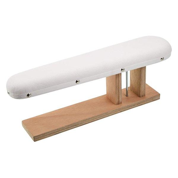 ■サイズ：約47×8×17cm■長さ：約1kg材質　台/合板布/綿、詰物/おがくずスカートやパンツなど筒状の衣服のアイロンがけに便利な細長い足の付いたアイロン台です。衣服の細かな部分、スラックスの割縫いの小股の部分、ジャケットの縫い目など弾...
