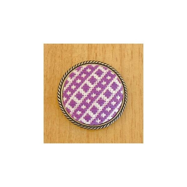 <出来上がり寸法>外径：約5.6cm 作品部分：約4.7cm<キット内容>オリムパスこぎん糸オリムパスNo.１１００布 コングレス(ベージュ)ブローチ（アンティークゴールド）こぎん針図案付説明書<打込目数&gt...