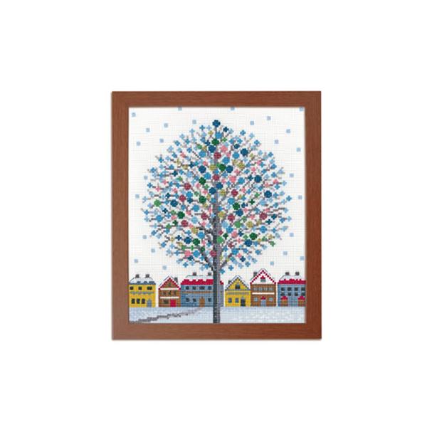 <出来上がり寸法>額外径：約縦41.8cm×横35.1cm額内径：約縦36.4cm×横29.7cm<キット内容>●ししゅう糸(綿１００％)　●No.３０００布（ジャバクロス中目）（綿１００％）●クロス針　●カラー図案...