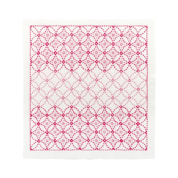 伝統文様と、伝統的な配色のかさねの色目から着想を得て現代風にデザインした刺し子花ふきんです。無限に連鎖する平和や円満の意味を持つ文様と、寒い冬の庭に咲く艶やかな椿の花を連想させる色を組み合わせました。初級〜中級者向け＜出来上がり寸法＞約縦3...