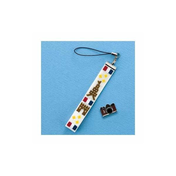 <出来上がり寸法>ストラップ本体：全長約17cm(ししゅう部分/約縦9.5cmX横1.5cm)<キット内容>25番ししゅう糸ビニールキャンバスストラップひも止め金具クロス針図案付説明書＊アルファベット図案付裏面にお好...