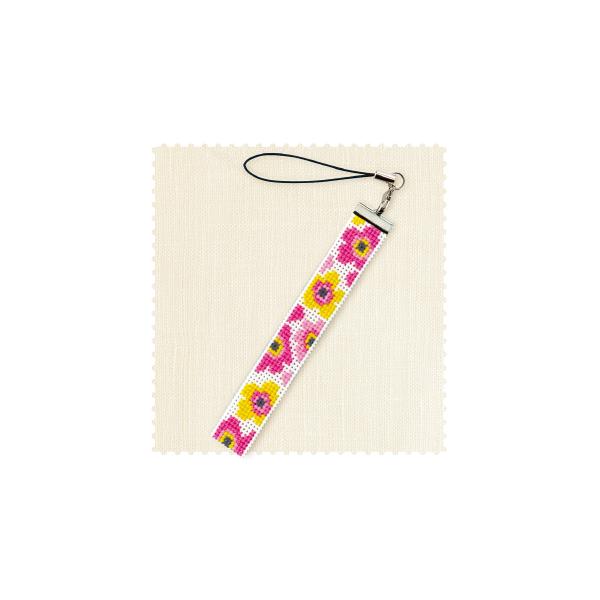 <出来上がり寸法>全長 約17ｃｍ（ししゅう部分約縦9.5ｃｍ×横1.5ｃｍ）<キット内容>２５番ししゅう糸(綿１００％)ビニールキャンバスストラップひも止め金具クロス針カラー 図案付説明書<重量>約13g