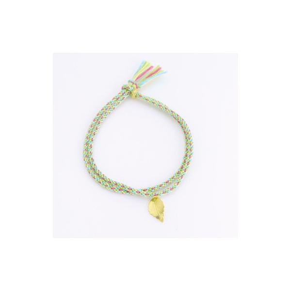 プレートを使っておしゃれな”くみひも”が作れるクミッキー。ミサンガやラッピング素材に活用してください。<キット内容>?クミッキープレート 1枚（発砲ポリエチレン・5mm厚）?25番ししゅう糸（綿100％）?チャーム ?丸カン ?...