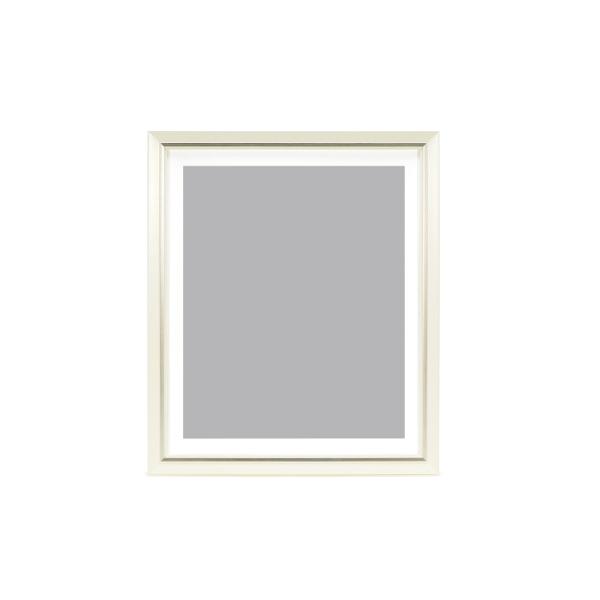 オリムパス刺しゅうキットに最適なフレーム。刺しゅう作品を美しく見せてインテリアにも合わせやすいカラーで3色の展開です。オノエメグミシリーズなど、既存フレームW-41・42・46を使用した作品が、ぴったりと納まるサイズ！マット紙付きなので、刺...