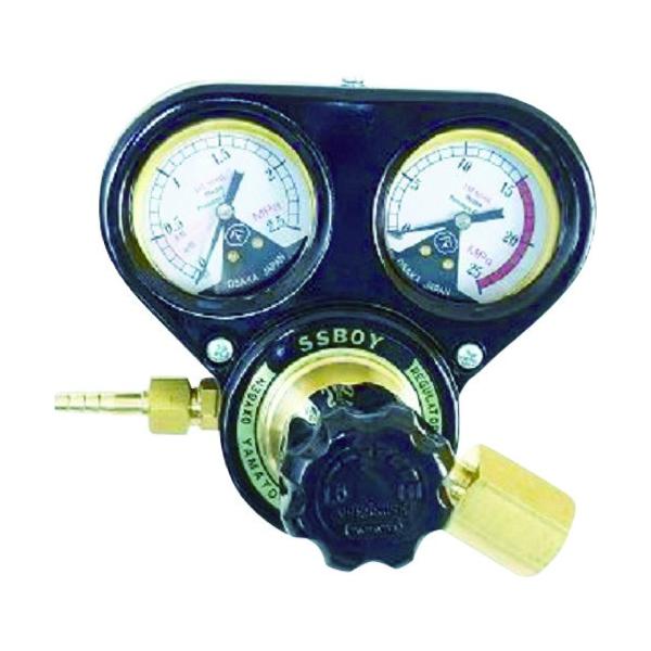 ヤマト産業 酸素調整器（関東式） SSボーイ SSB-OXEです。オール真鍮製調整器・カバー付です。新JIS対応品で高い安全性を誇ります。1次側使用圧力：2〜15MPa2次側使用圧力：0.2〜0.99MPa型式：関東式袋ナット出口接続：φ8...