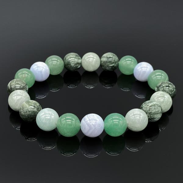 精神を穏やかにし、コミュニケーション力アップにおすすめのパワーストーンを組み合わせました。〈使用しているパワーストーン〉※全て10mmサイズセラフィナイト・天使の石と呼ばれている・強い癒しでトラウマを解消し、心地よい安心感を与えると言われて...