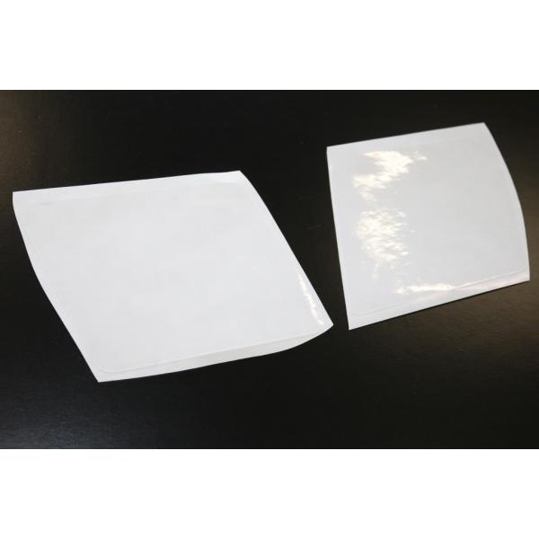 MC前、MC後装着可能ドアを閉じるとき、上部角を押さえることが多いかと思いますがその際、爪でキズがつきやすいです。そこで自動車専用のプロテクトフィルムをご用意しました。透明な保護フィルムです。左右２枚セットです。※３枚の画像は、紙で貼った状...