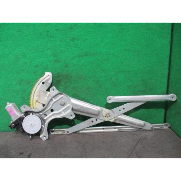 **** 商品説明を必ずご確認ください ****部品管理番号：000061206313120メーカー純正品番：85710-B2020部品名：右Fドアレギュレータ・モーター部品区分：リサイクル品車名：ハイゼット車両タイプ名：ケイバン通称型式：...