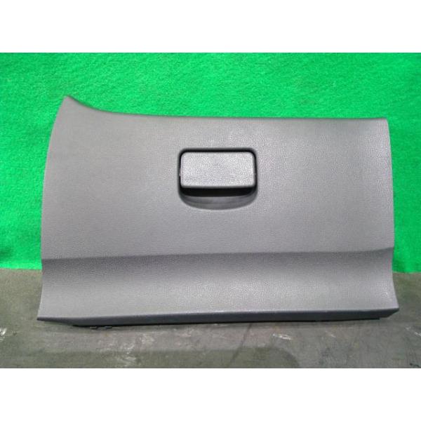 **** 商品説明を必ずご確認ください ****部品管理番号：000071101670210メーカー純正品番：68510-1HJ0A部品名：グローブBOX部品区分：リサイクル品車名：マーチ車両タイプ名：5ドアハッチバック通称型式：FDWUR...