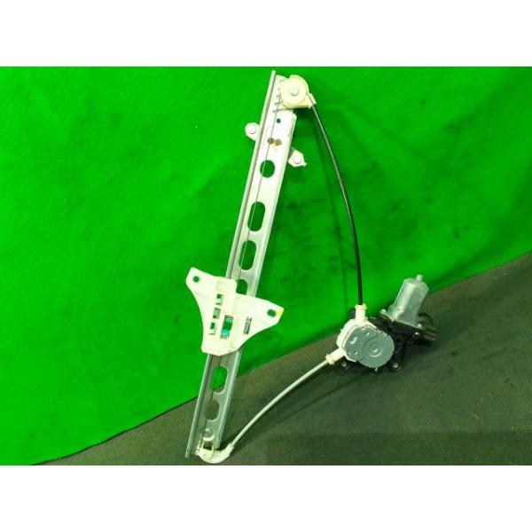 **** 商品説明を必ずご確認ください ****部品管理番号：000080803413120メーカー純正品番：83401-71L12部品名：右Fドアレギュレータ・モーター部品区分：リサイクル品車名：スイフト車両タイプ名：5ドアハッチバック通...