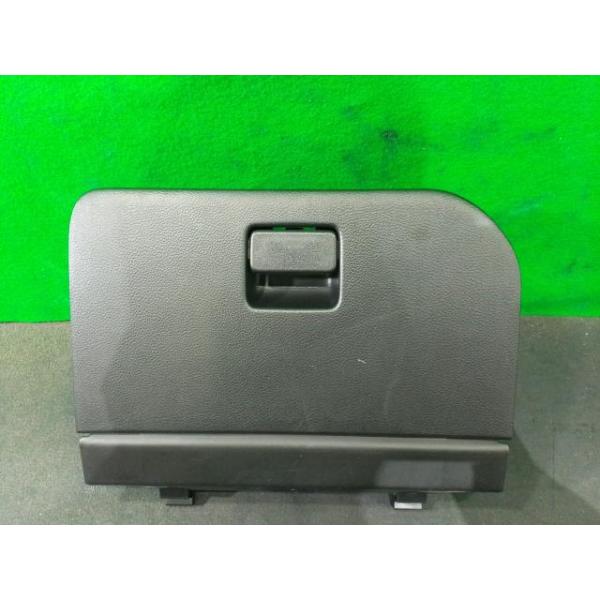 **** 商品説明を必ずご確認ください ****部品管理番号：000081101270210メーカー純正品番：73410-59S00-5PK部品名：グローブBOX部品区分：リサイクル品車名：ハスラー車両タイプ名：5ドアハッチバック通称型式：...