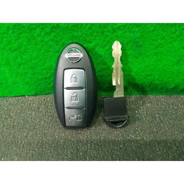 **** 商品説明を必ずご確認ください ****部品管理番号：000090204064000メーカー純正品番：285E3-3NK3A部品名：キーレスリモコン部品区分：リサイクル品車名：リーフ車両タイプ名：5ドアハッチバック通称型式：FSDA...