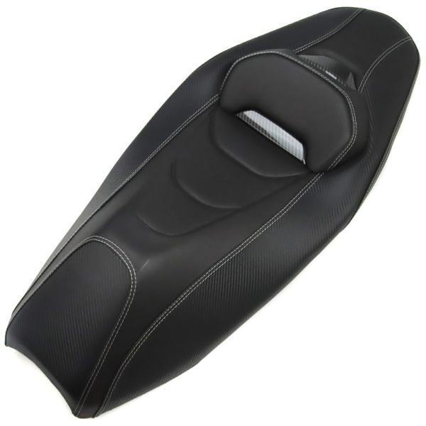 商品仕様：■社外新品　未使用、 ヌバックレザー調＆カーボン調カスタムシートASSY丸ごと商品となります。■表皮はヌバックレザーレザー調とカーボン調の合皮でダブル?ブラック?ステッチで縫い仕上げ、高級感を丸出しの逸品です。■クッション前後のカ...