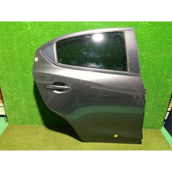 **** 商品説明を必ずご確認ください ****部品管理番号：080044000013300部品メーカー：セントラルメーカー純正品番：D0Y0-72-02XK部品名：右RドアASSY部品区分：リサイクル品管理品番：080044車名：ＭＡＺＤ...