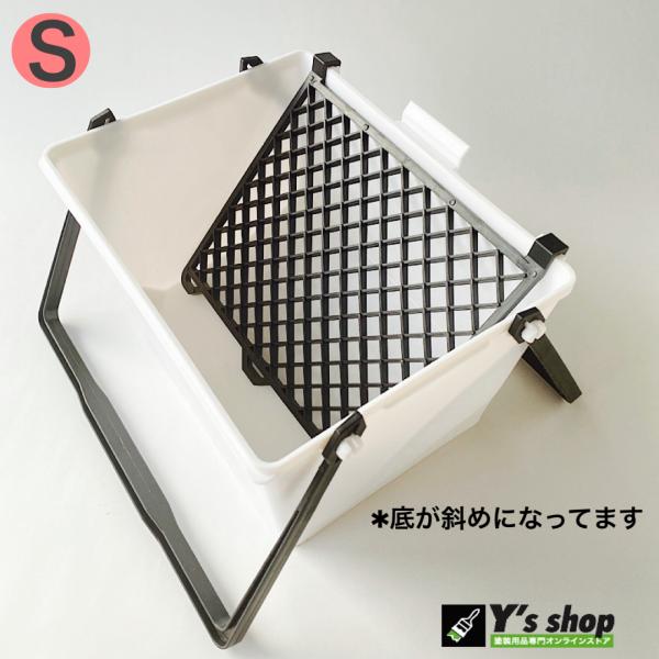バケット、ローラーネットのセット。■横22.5cm　■奥行き17cm　■高さ13.5cm■ネット付き※塗料を 1/3 ほど入れた後、ローラーを塗料に漬け込み、ネットで余分な塗料を落としながら転がすとローラーでキレイに作業することができます。...