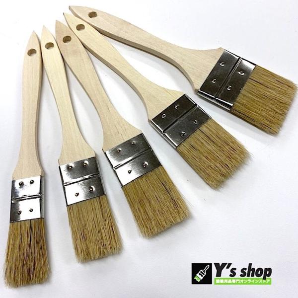 腰の強い豚毛を使用しているので、高粘度塗料や接着剤などの塗布に適しております。また建築塗料では、ダメ込みにも使われてます。中〜高粘度用■8号 ■毛幅 24mm■毛丈 40mm■全長 21〜21.5cm■10本入り