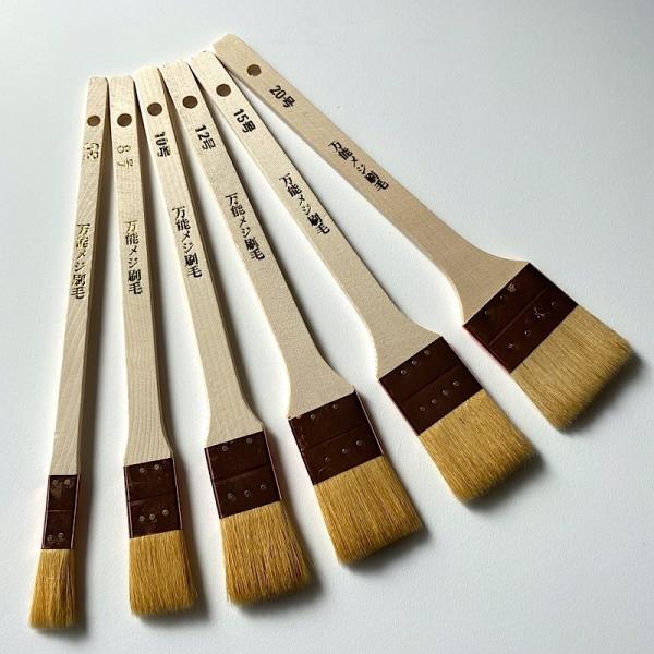 すみ切りなど細かい作業に最適です毛質は柔らかめで小回りのきく細身の刷毛になっております■8号　幅24mｍ・毛丈32mm・全長27ｃｍ■厚み:5mm■10本セット