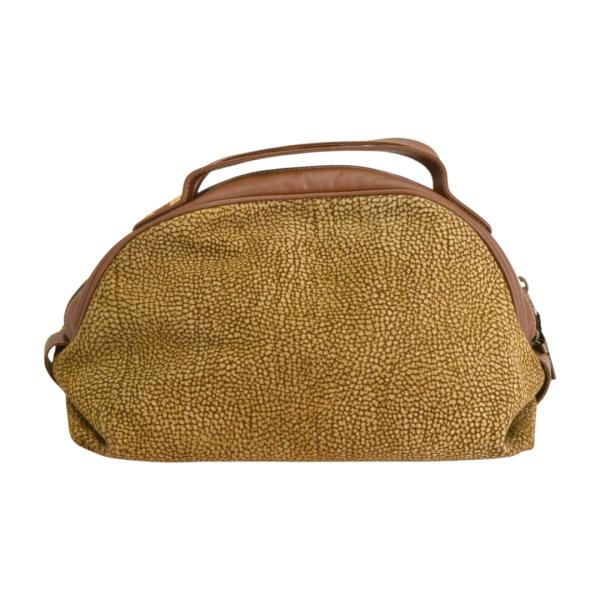 [中古：(中)　ランク：5/10]　全体的に使用感があります。