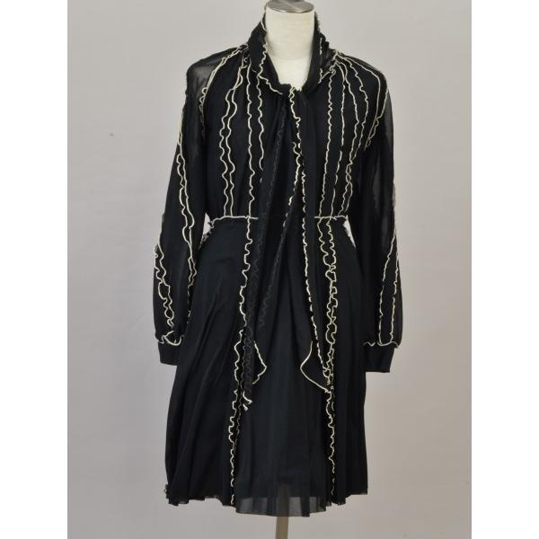 [中古：美品　ランク：8/10]　大変きれいな美品です。