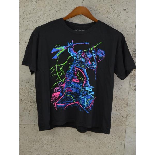 [中古：良品　ランク：7/10]　小穴があり、若干の使用感がありますが、全体的に良好です。