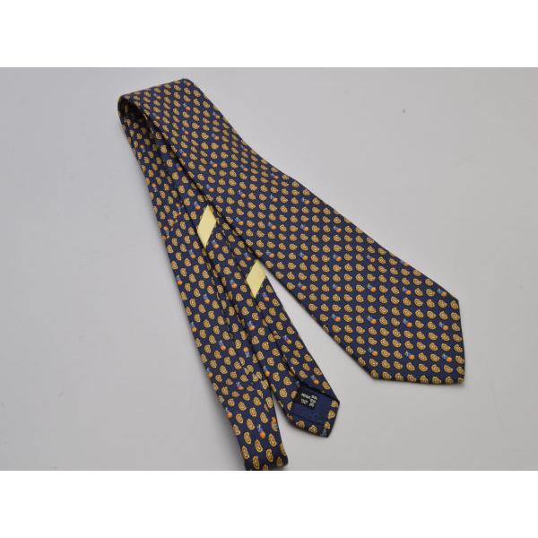 [中古：(上)　ランク：6/10]　ブランドプリントロゴ付近に小さな汚れがあり、全体的に多少使用感のある状態です。